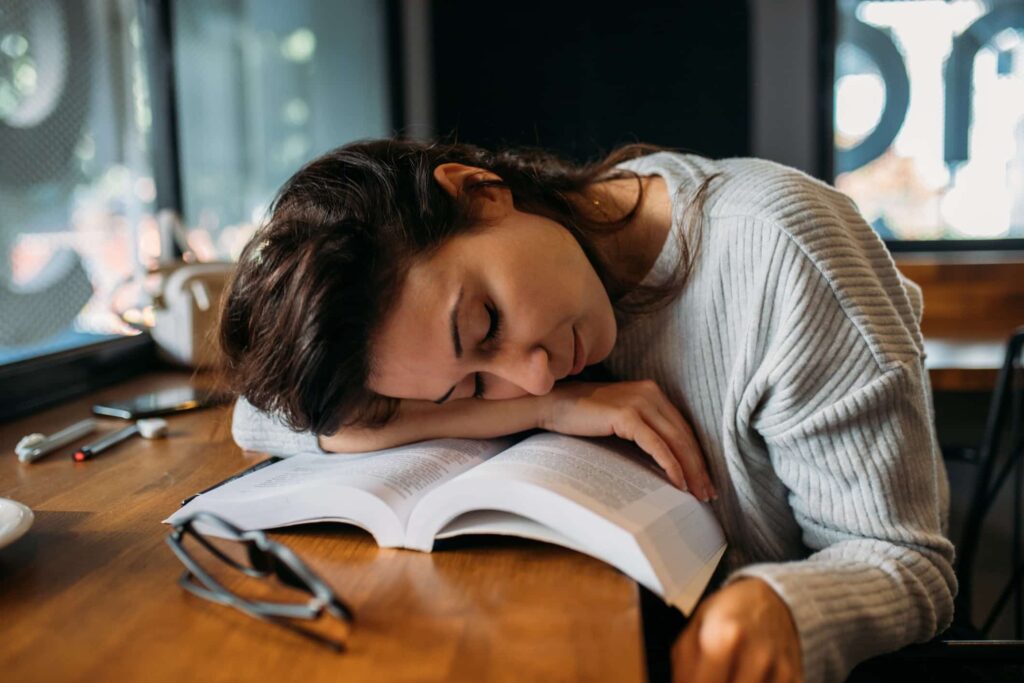 Dicas para melhorar sua qualidade de sono. - Pensar Cursos Blog