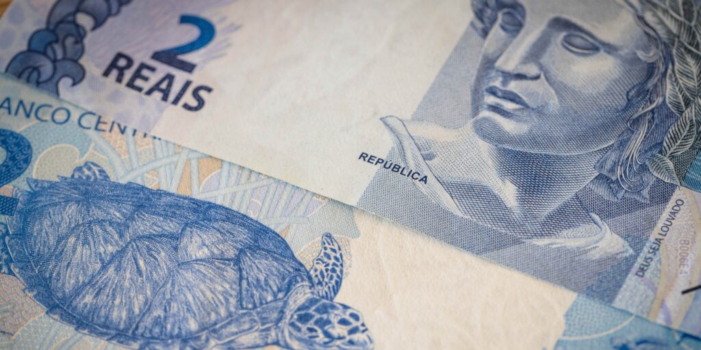 CÉDULA FA: Conheça a nota de dois reais que está valendo R$100,00!