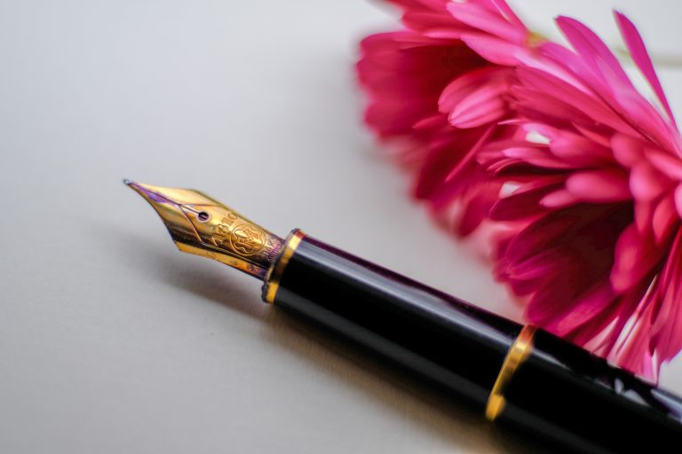 Conheça os tipos de frases, suas definições e exemplos - Blog Pensar Cursos