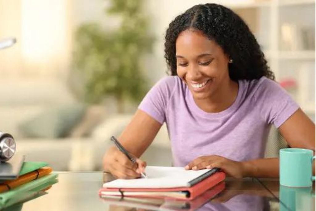 Sob ou sobre? Aprenda QUANDO usar cada termo - Blog Pensar Cursos