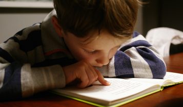 Como escreve? "Assobiar" ou '"assoviar"?